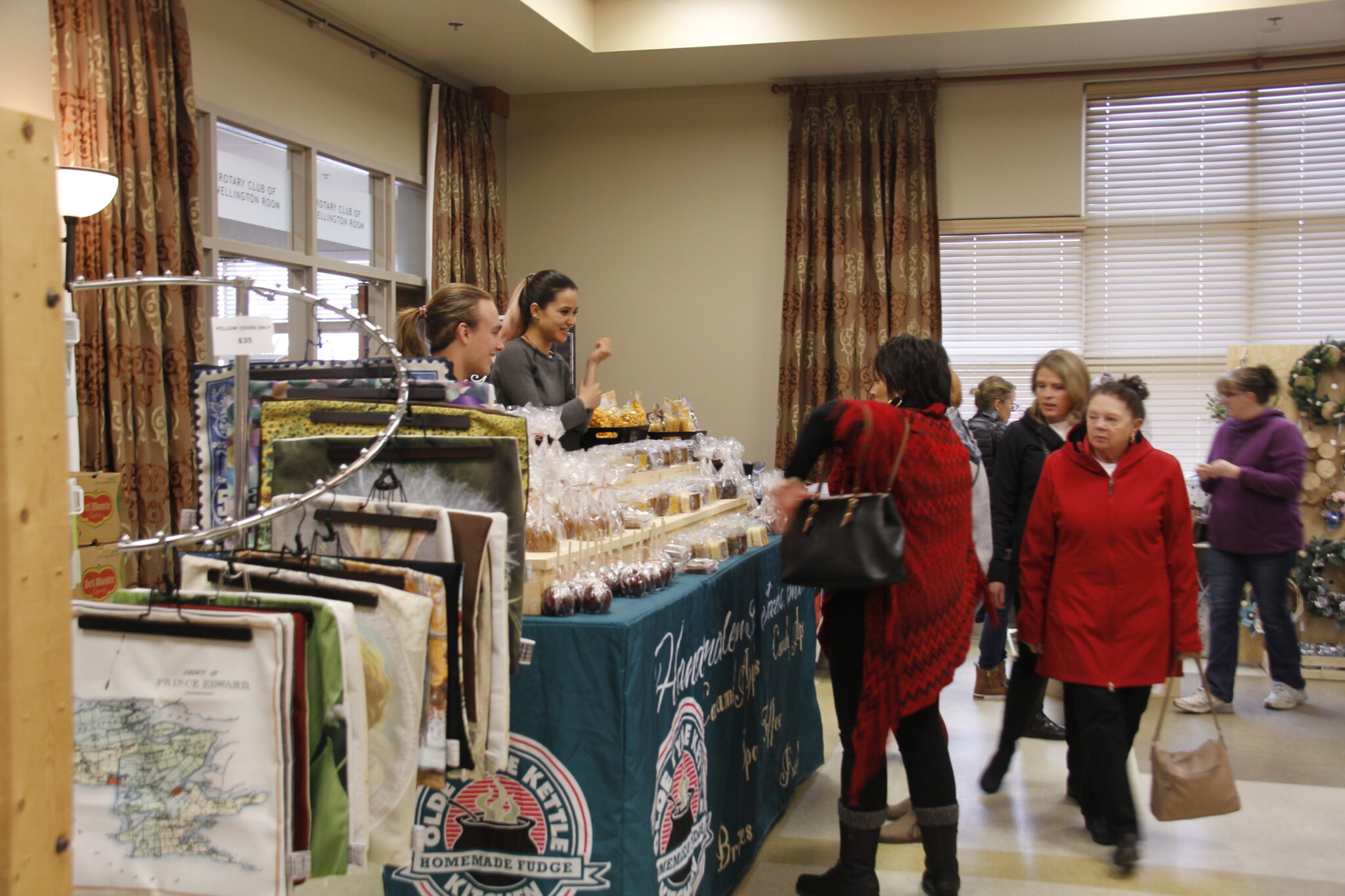 28th annual "Handmade" Christmas Craft Show hosted at Lehigh Arena ...